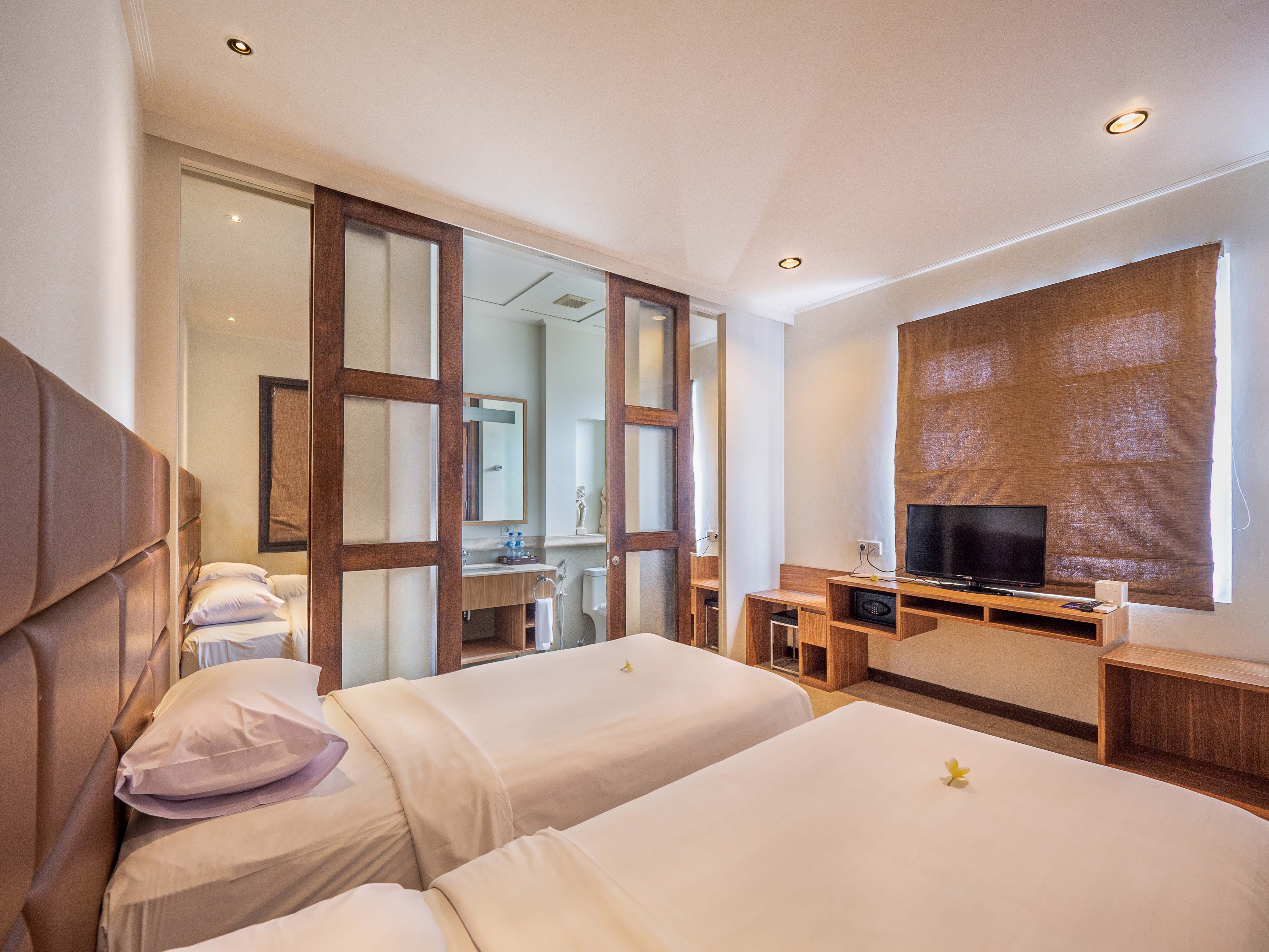 Alron Hotel